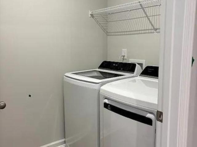 3 Br, 3 bath, Townhouse/Brownstone/RowHouse 111 Park Ridge Cir
