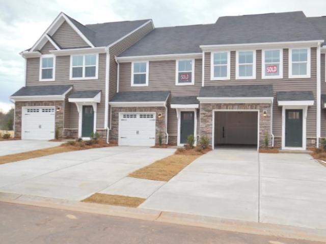 3 Br, 3 bath, Townhouse/Brownstone/RowHouse 111 Roundtree Dr