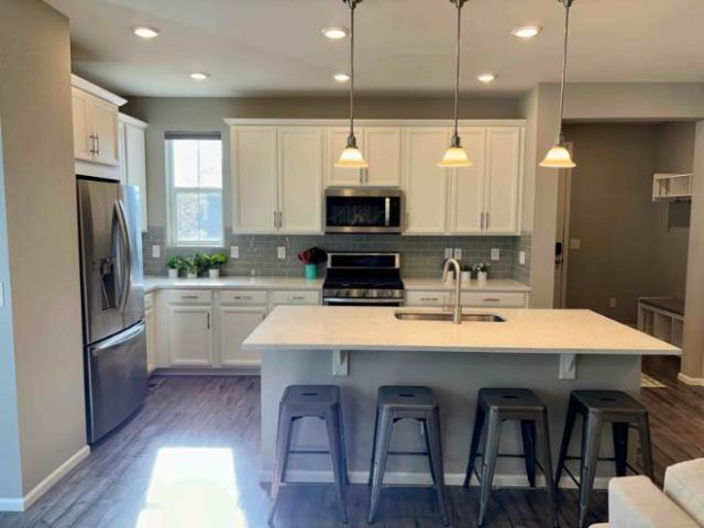 3 Br, 3 bath, Townhouse/Brownstone/RowHouse 11209 E 25th Dr
