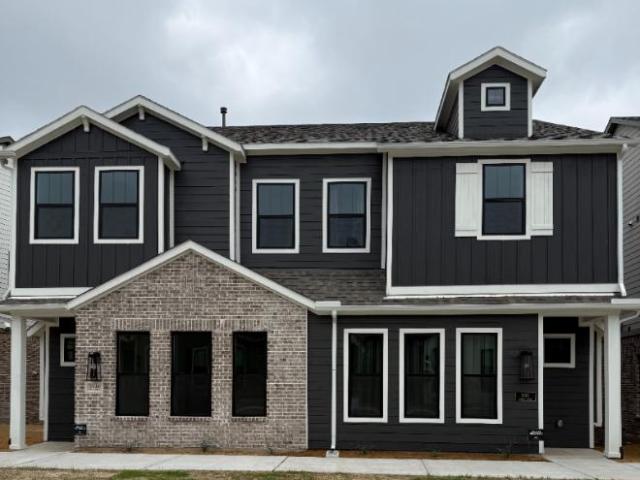 3 Br, 3 bath, Townhouse/Brownstone/RowHouse 1132 Concan Drive