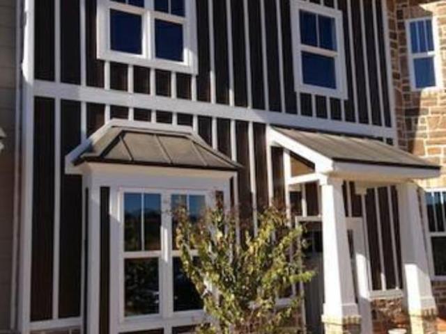 3 Br, 3 bath, Townhouse/Brownstone/RowHouse 126 Capital Street