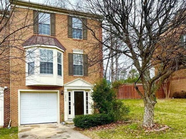 3 Br, 3 bath, Townhouse/Brownstone/RowHouse 12846 Silvia Loop