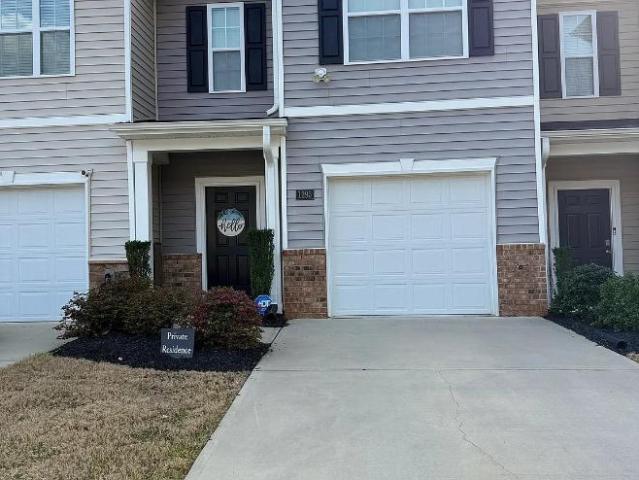 3 Br, 3 bath, Townhouse/Brownstone/RowHouse 1293 Adrian Ct