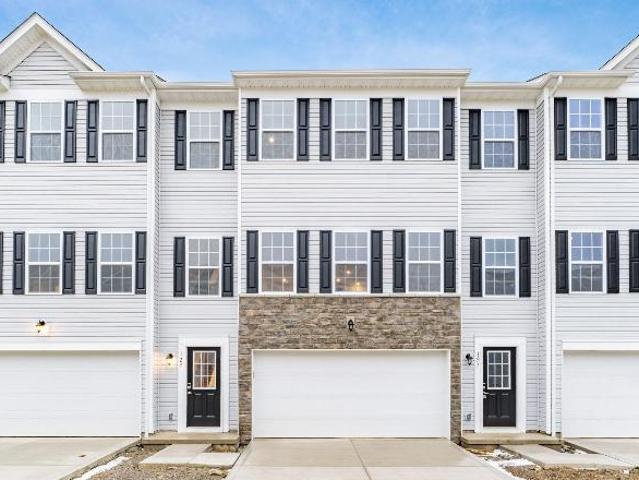 3 Br, 3 bath, Townhouse/Brownstone/RowHouse 120 Red Willow Dr