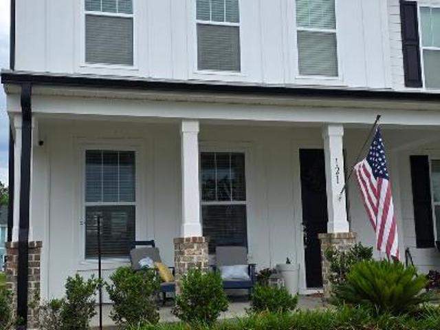 3 Br, 3 bath, Townhouse/Brownstone/RowHouse 121 Summer Tanager Dr