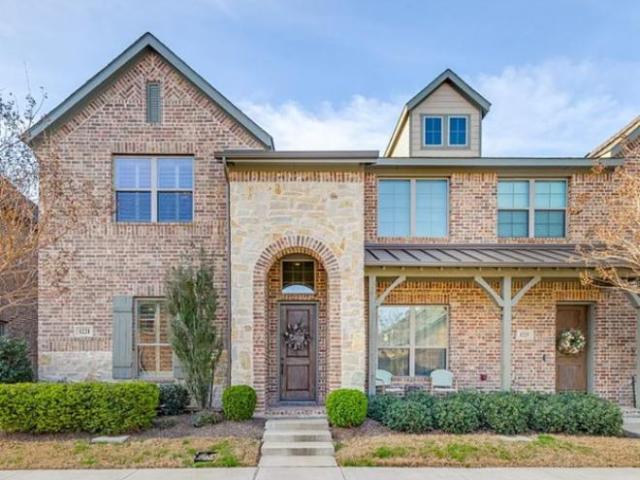 3 Br, 3 bath, Townhouse/Brownstone/RowHouse 1221 Casselberry Dr