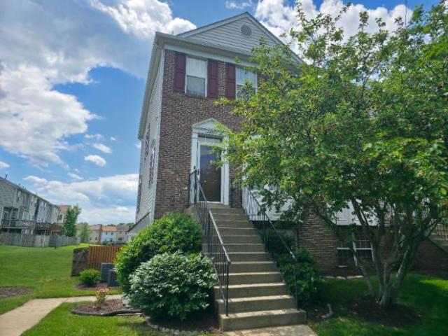 3 Br, 3 bath, Townhouse/Brownstone/RowHouse 1227 Rockland Court