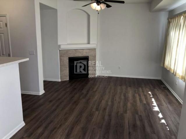 3 Br, 3 bath, Townhouse/Brownstone/RowHouse 12281 E 2nd Dr