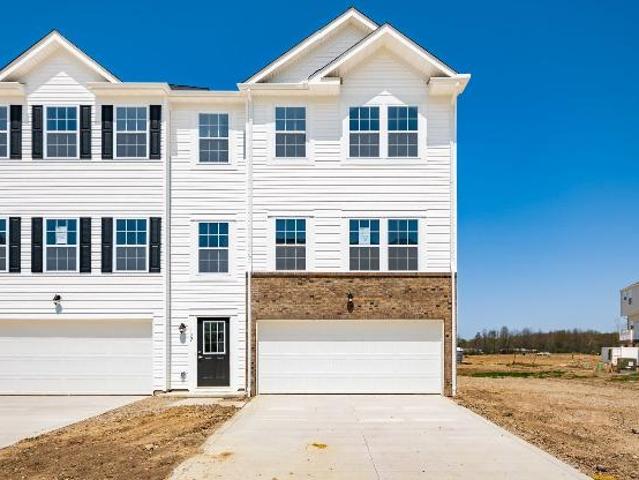 3 Br, 3 bath, Townhouse/Brownstone/RowHouse 122 Red Willow Dr