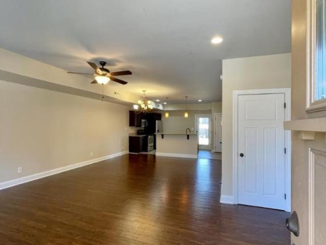 3 Br, 3 bath, Townhouse/Brownstone/RowHouse 123 Portico Street