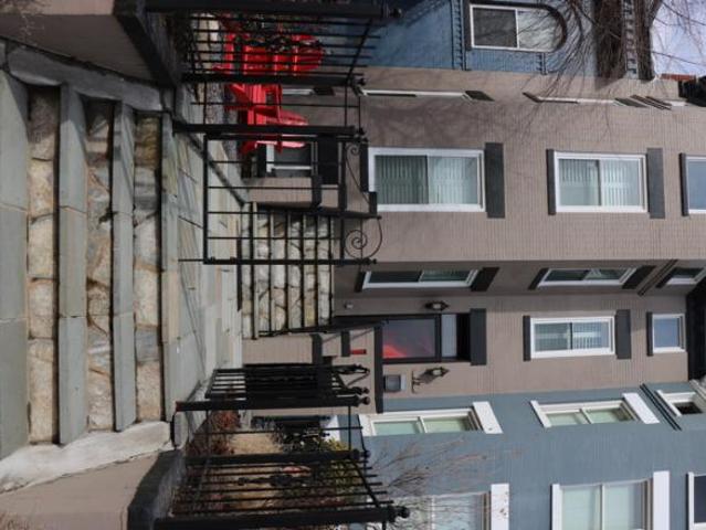 3 Br, 3 bath, Townhouse/Brownstone/RowHouse 12 R St NE