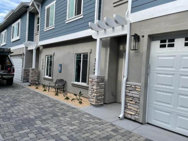 3 Br, 3 bath, Townhouse/Brownstone/RowHouse 1345 Holly Avenue