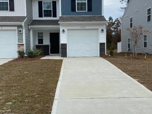 3 Br, 3 bath, Townhouse/Brownstone/RowHouse 139 Triumph Ave