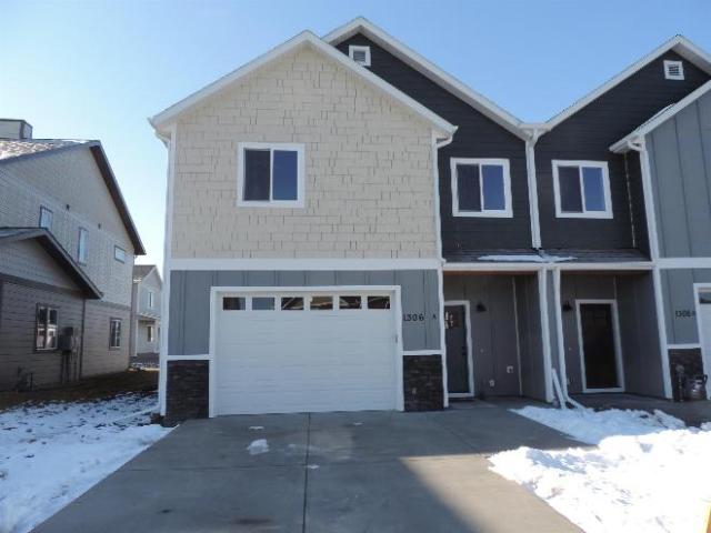 3 Br, 3 bath, Townhouse/Brownstone/RowHouse 1306 Fozzie Lane