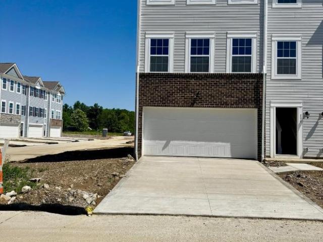 3 Br, 3 bath, Townhouse/Brownstone/RowHouse 130 Sitka Willowdr