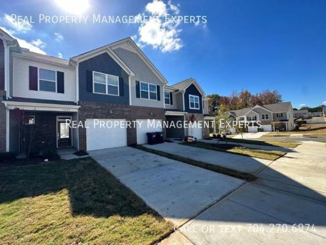 3 Br, 3 bath, Townhouse/Brownstone/RowHouse 13123 Cottage Crest Ln