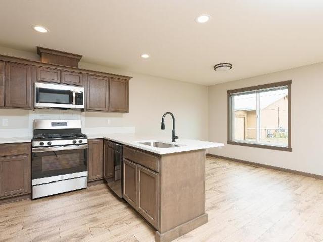 3 Br, 3 bath, Townhouse/Brownstone/RowHouse 1314 Lamont Lane