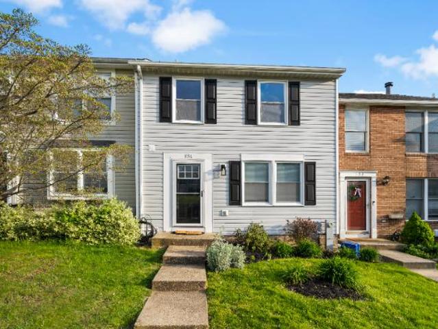 3 Br, 3 bath, Townhouse/Brownstone/RowHouse 131 Spruce Woods Court