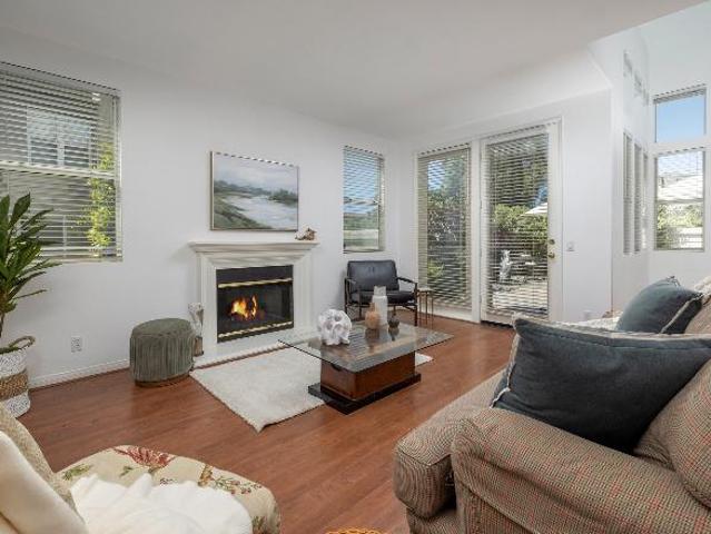 3 Br, 3 bath, Townhouse/Brownstone/RowHouse 132 Cameray Hts