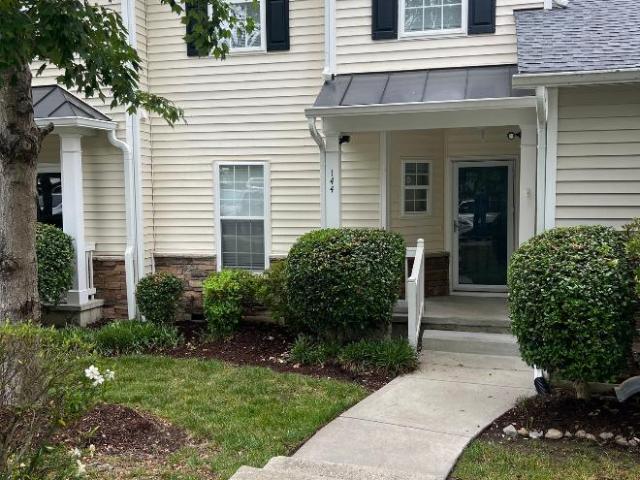3 Br, 3 bath, Townhouse/Brownstone/RowHouse 144 Summit Oaks Lane