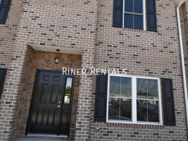 3 Br, 3 bath, Townhouse/Brownstone/RowHouse 147 Cedar Point Lane