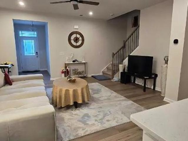 3 Br, 3 bath, Townhouse/Brownstone/RowHouse 14806 Tamarack Drive