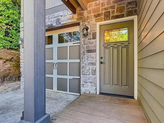 3 Br, 3 bath, Townhouse/Brownstone/RowHouse 1402 Parrish St