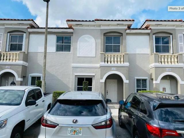 3 Br, 3 bath, Townhouse/Brownstone/RowHouse 14103 Sw 49th St