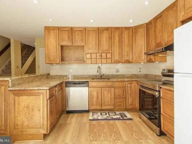 3 Br, 3 bath, Townhouse/Brownstone/RowHouse 14306 Rich Branch Dr