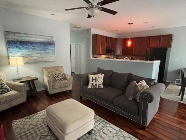 3 Br, 3 bath, Townhouse/Brownstone/RowHouse 15545 Stronvar House Ln