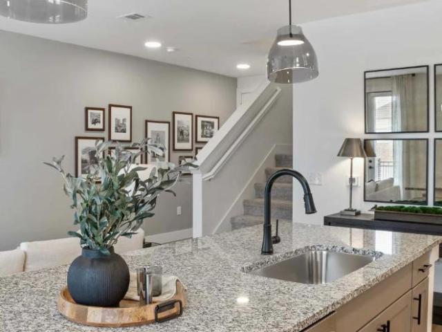 3 Br, 3 bath, Townhouse/Brownstone/RowHouse 15621 Bovis Way