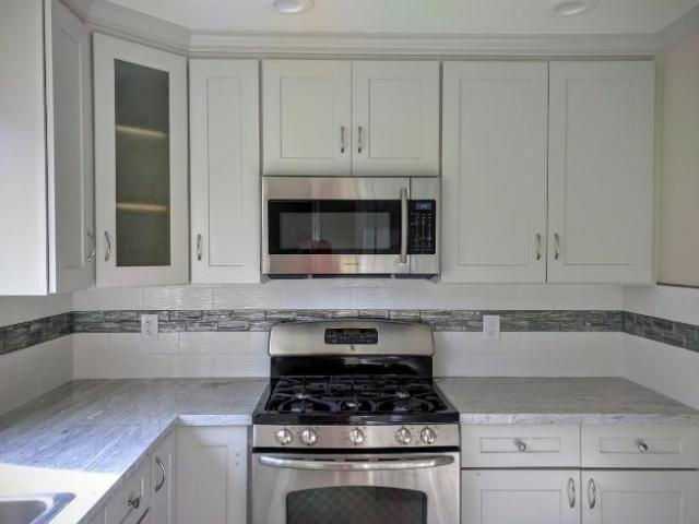 3 Br, 3 bath, Townhouse/Brownstone/RowHouse 1566 Capri Dr