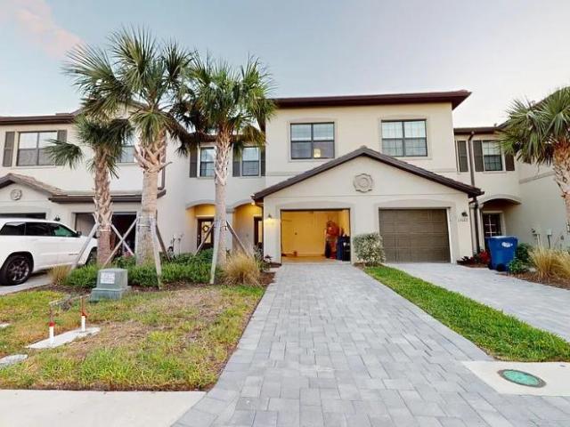 3 Br, 3 bath, Townhouse/Brownstone/RowHouse 15126 Sunny Day Dr