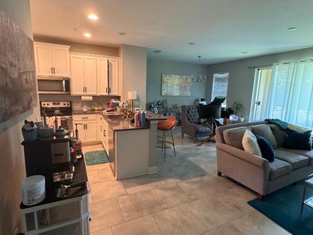 3 Br, 3 bath, Townhouse/Brownstone/RowHouse 15254 Sunrise Grove Court