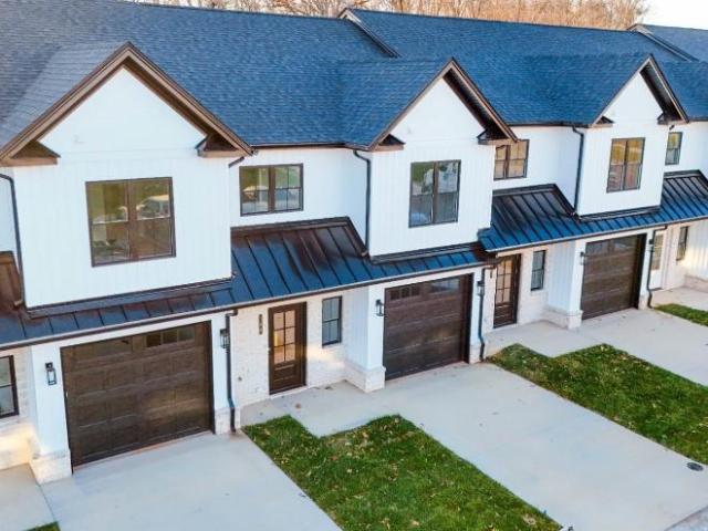 3 Br, 3 bath, Townhouse/Brownstone/RowHouse 153 Luke Ct