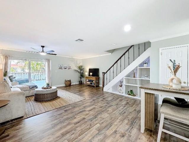 3 Br, 3 bath, Townhouse/Brownstone/RowHouse 1655 58th Terrace S