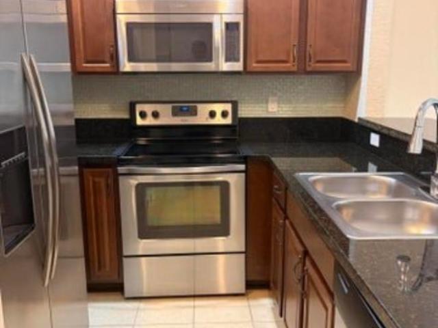 3 Br, 3 bath, Townhouse/Brownstone/RowHouse 169 Monterey Bay Drive