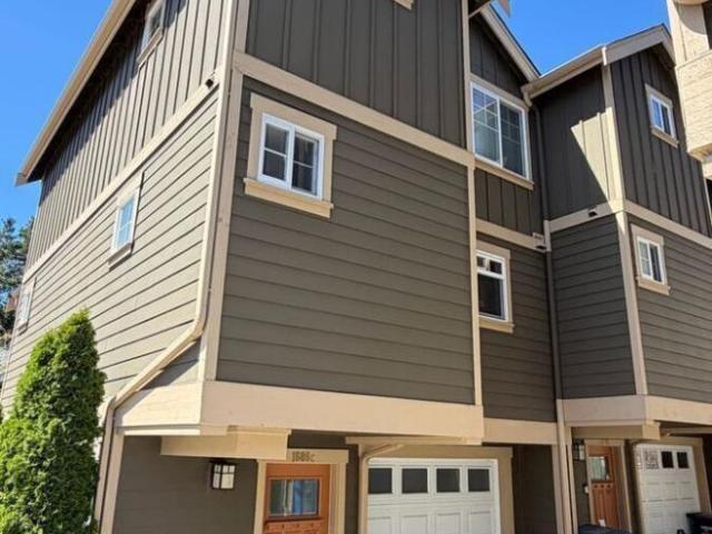 3 Br, 3 bath, Townhouse/Brownstone/RowHouse 1608 NW 65th St