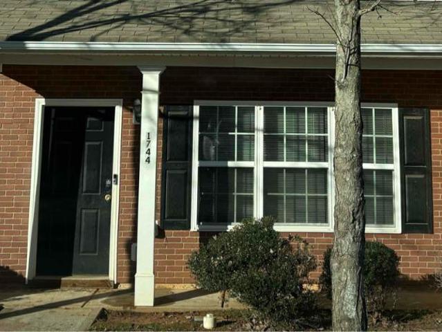 3 Br, 3 bath, Townhouse/Brownstone/RowHouse 1744 Fielding Way