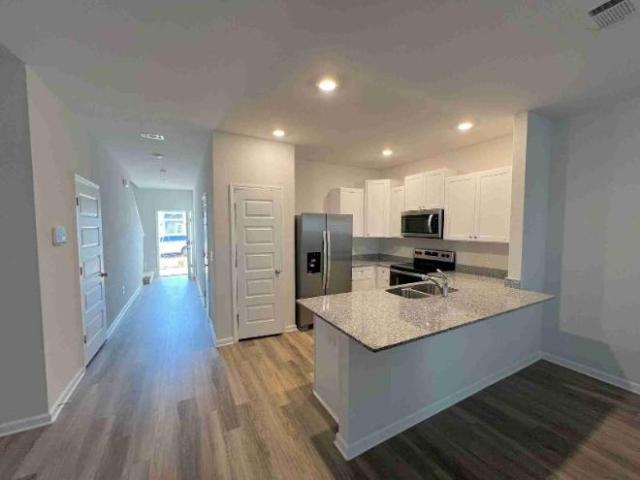 3 Br, 3 bath, Townhouse/Brownstone/RowHouse 1755 Jakes Dr