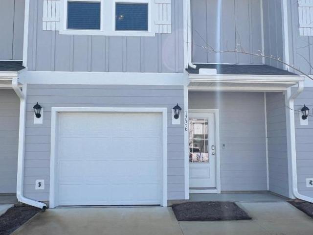 3 Br, 3 bath, Townhouse/Brownstone/RowHouse 1736 Jakes Dr