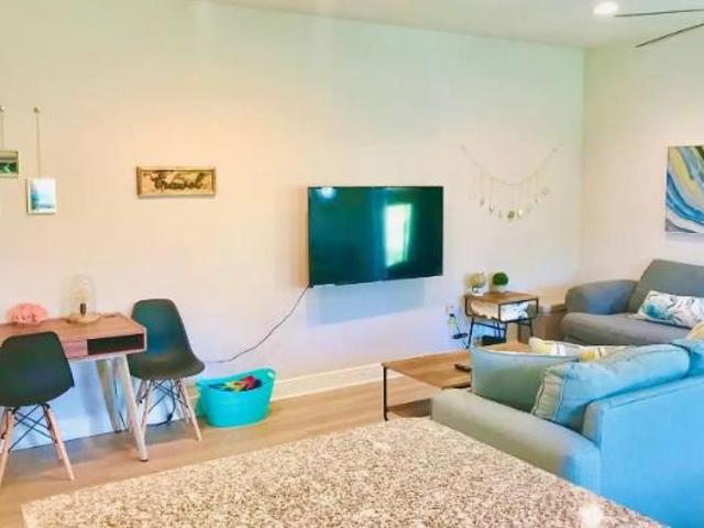 3 Br, 3 bath, Townhouse/Brownstone/RowHouse 1867 Pointe Drive