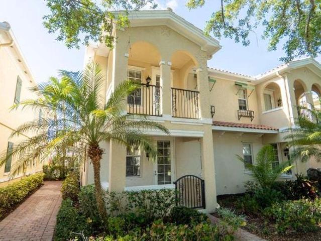 3 Br, 3 bath, Townhouse/Brownstone/RowHouse 186 Soriano Drive