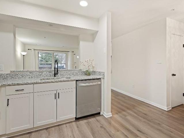 3 Br, 3 bath, Townhouse/Brownstone/RowHouse 18905 Highstream Dr