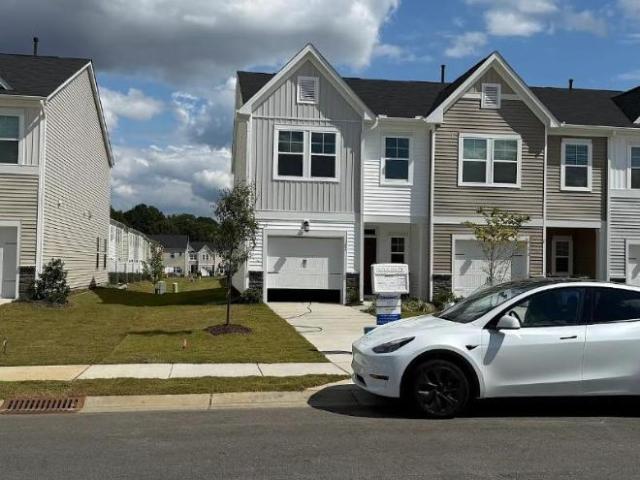 3 Br, 3 bath, Townhouse/Brownstone/RowHouse 182 Golden Arms Dr
