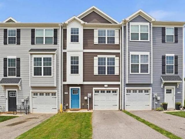 3 Br, 3 bath, Townhouse/Brownstone/RowHouse 182 Hudson Blvd