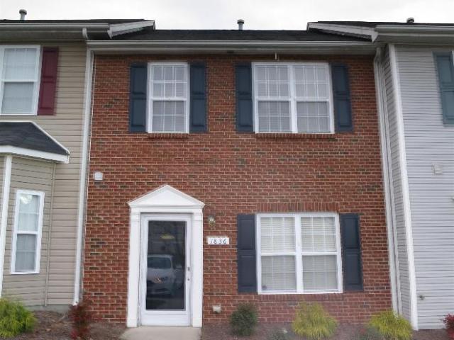 3 Br, 3 bath, Townhouse/Brownstone/RowHouse 1836 Olivers Crossing