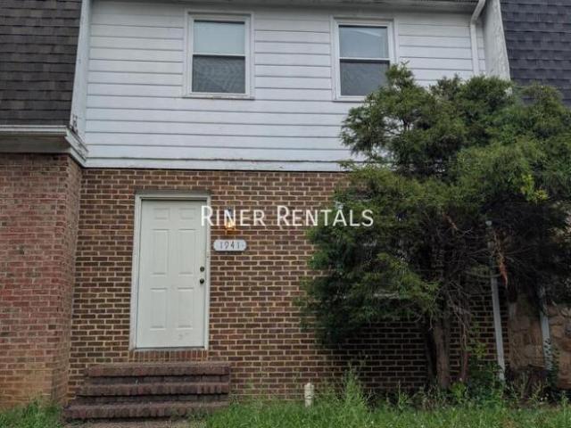 3 Br, 3 bath, Townhouse/Brownstone/RowHouse 1941 Willow Hill Drive