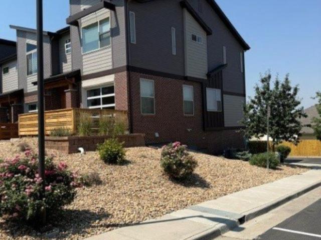 3 Br, 3 bath, Townhouse/Brownstone/RowHouse 19488 E Sunset Cir