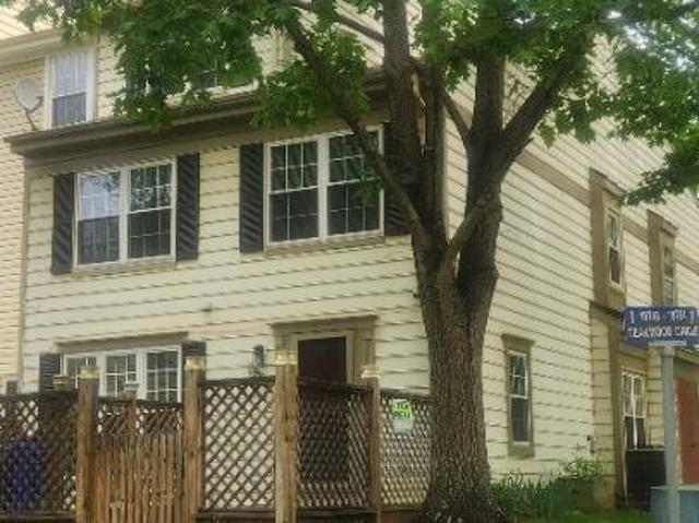 3 Br, 3 bath, Townhouse/Brownstone/RowHouse 19764 Teakwood Circle